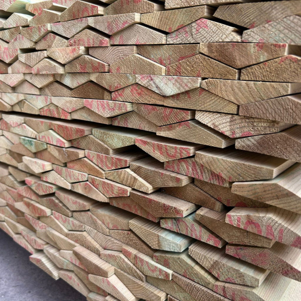 Apex Fence Capping 25mm x 75mm x 3.6m - CMR Timber Ltd